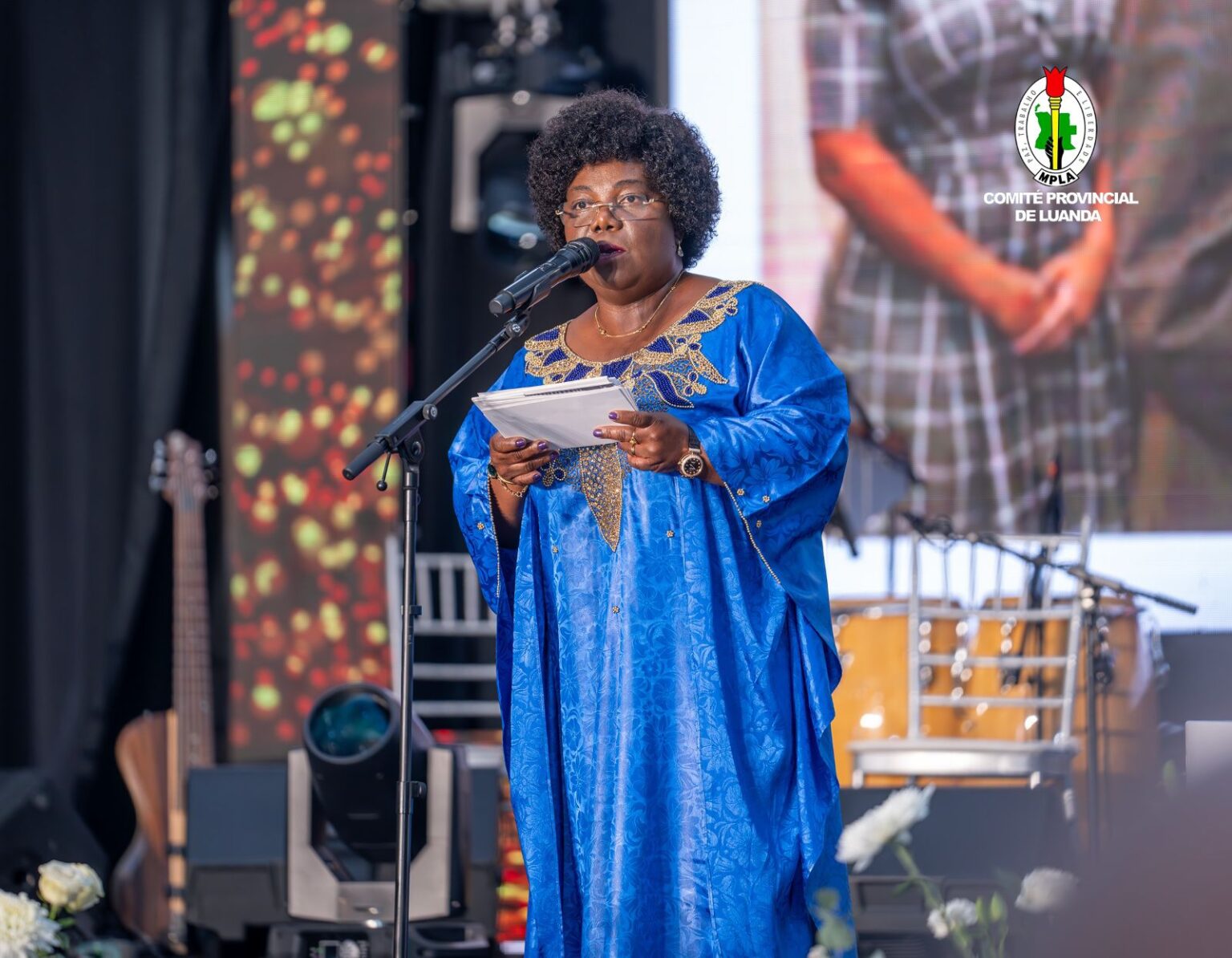 VICE-PRESIDENTE DO MPLA PRESTIGIA GALA DE HOMENAGEM AO MÚSICO E ...