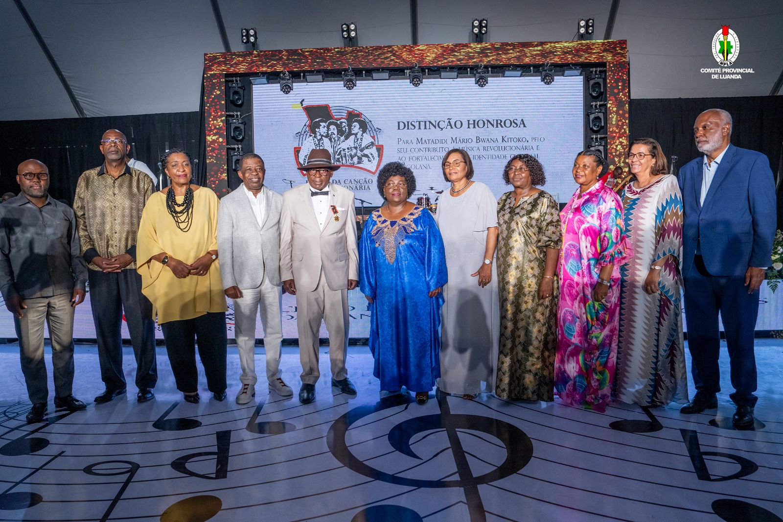 VICE-PRESIDENTE DO MPLA PRESTIGIA GALA DE HOMENAGEM AO MÚSICO E ...