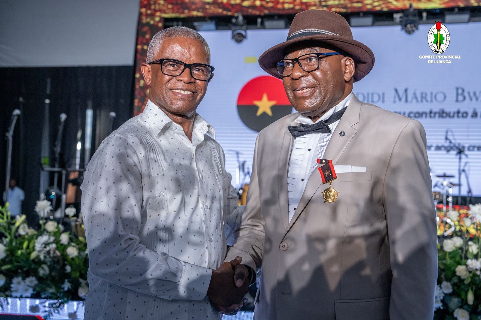 VICE-PRESIDENTE DO MPLA PRESTIGIA GALA DE HOMENAGEM AO MÚSICO E ...