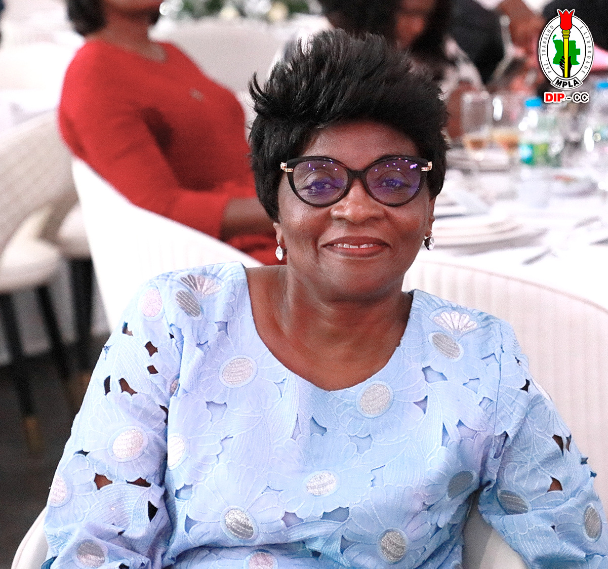 VICE-PRESIDENTE DO MPLA PRESTIGIA GALA DE HOMENAGEM AO MÚSICO E ...